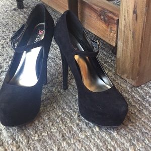 JustFab | Shoes | Justfab Black Faux Suede Platform Pumps Heels | Poshmark